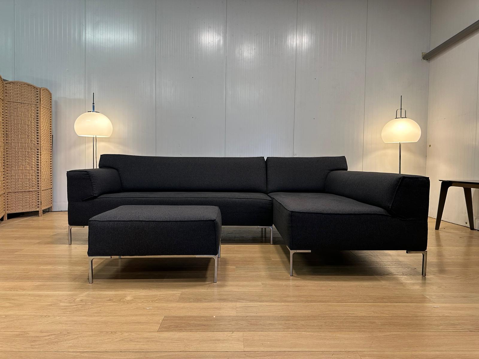 Design on Stock Bloq Hoekbank Ploegwol + Hocker | Designplaats
